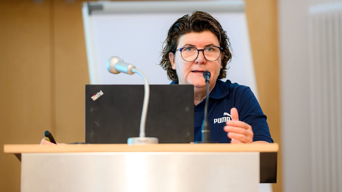 Handball: Jutta Ehrmann zieht Schiedsrichter-Saisonfazit | handball-world