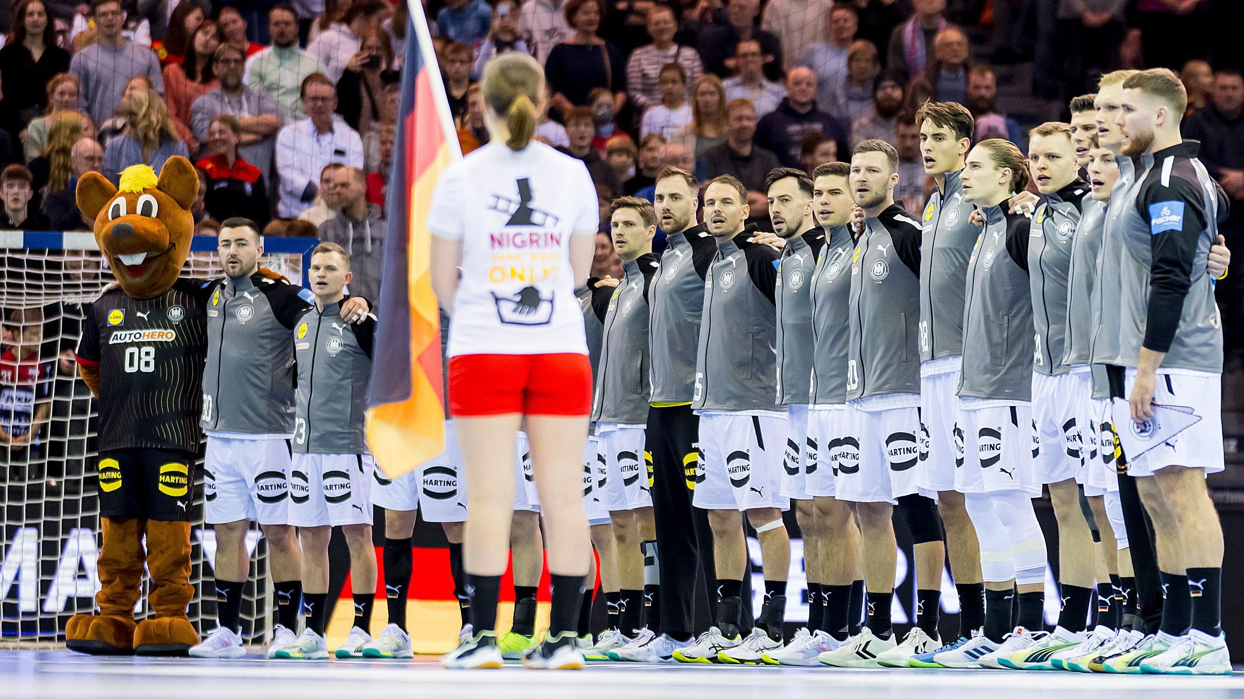 Körpergröße Handball-Spieler: Wie groß sind Julian Köster, Andreas ...