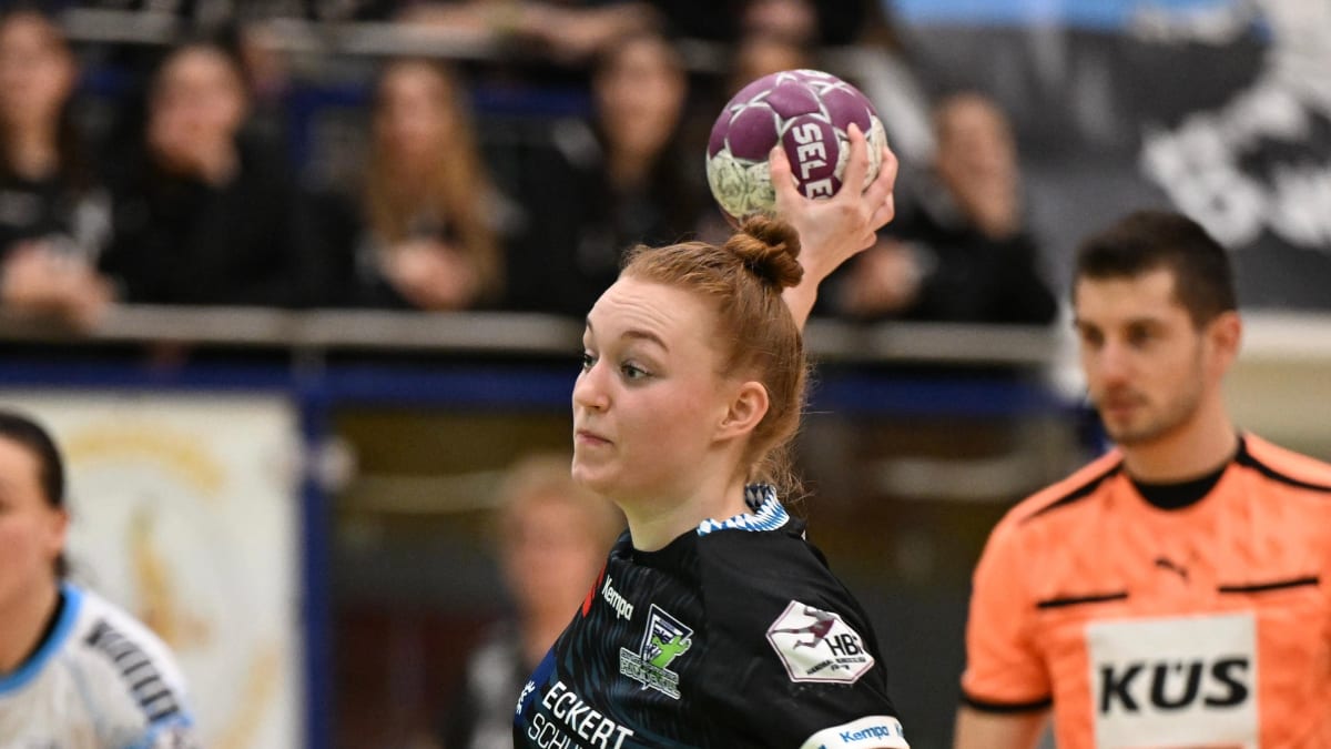 Regensburg im Rückraum mit Abgang zum HC Erlangen | handball-world