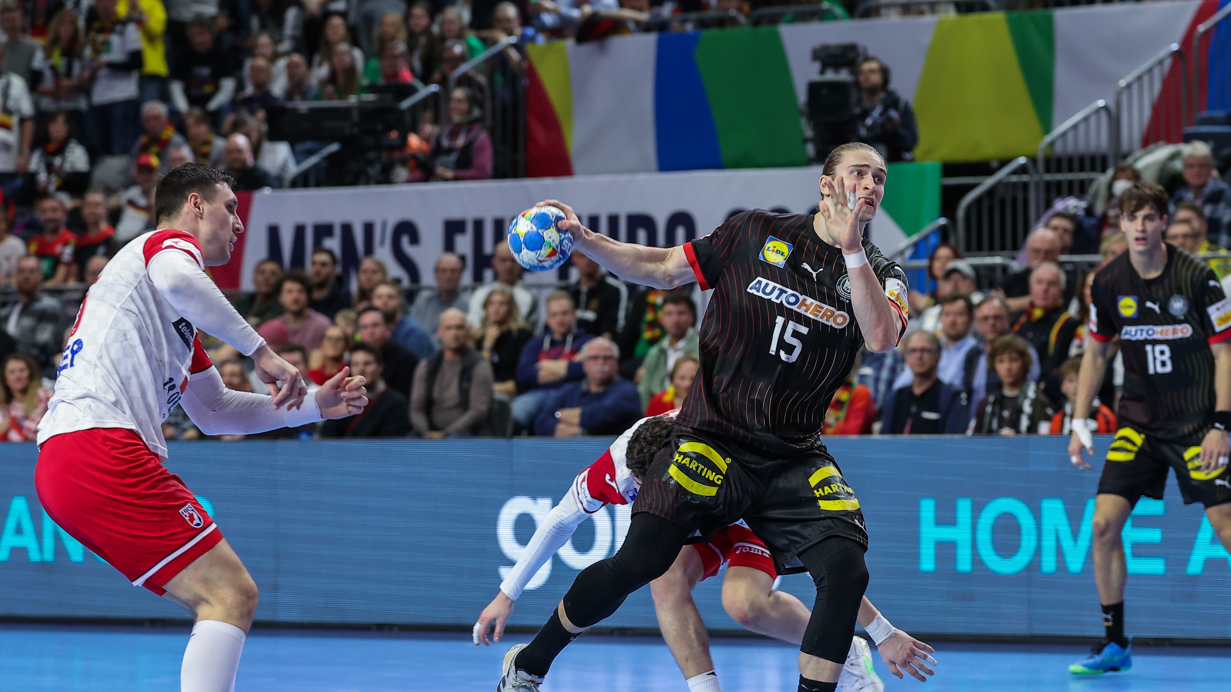Handball-EM: DHB-Team hofft auf Wunder gegen Dänemark