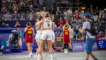 Olympische Sportlerinnen Der 90er Esmée Böbner Und Zoé