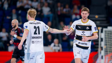 THW Kiel mit Magnus Landin und Eric Johansson beim Handball-Topspiel in ...
